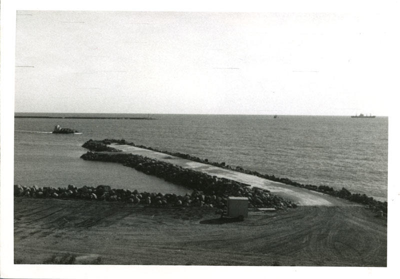 "Lee Breakwater with Rock Barge" - Puke Ariki