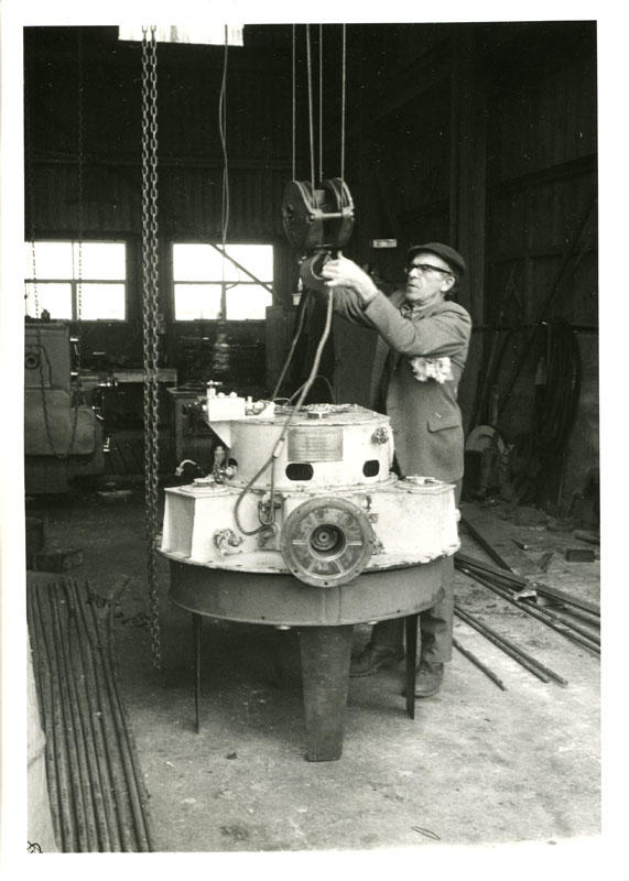 "Voith unit, Ngamotu?" - Puke Ariki