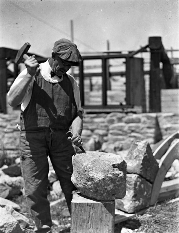John Barr hewing stone for the construction of 'Wilkinson's Castle ...