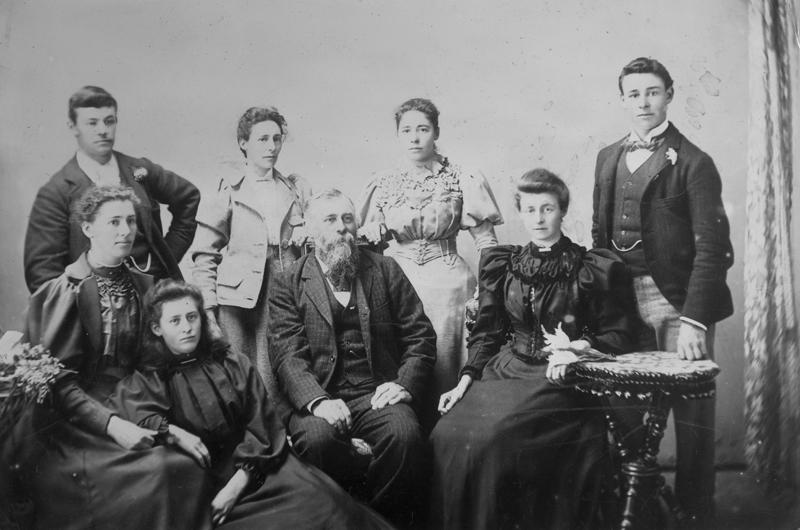 Wray Family - Puke Ariki