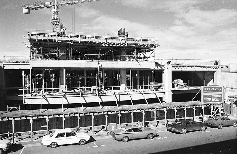 Construction of Taranaki Savings Bank Centre, Devon St East, New ...