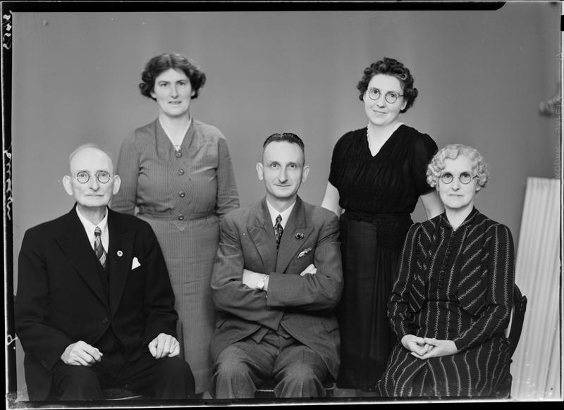 Sutton, Group - Puke Ariki